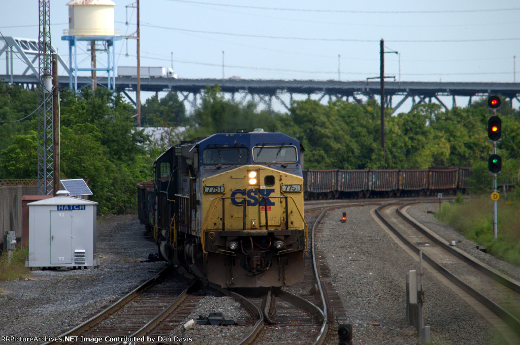 CSX C40-8W 7751 leads K551-14